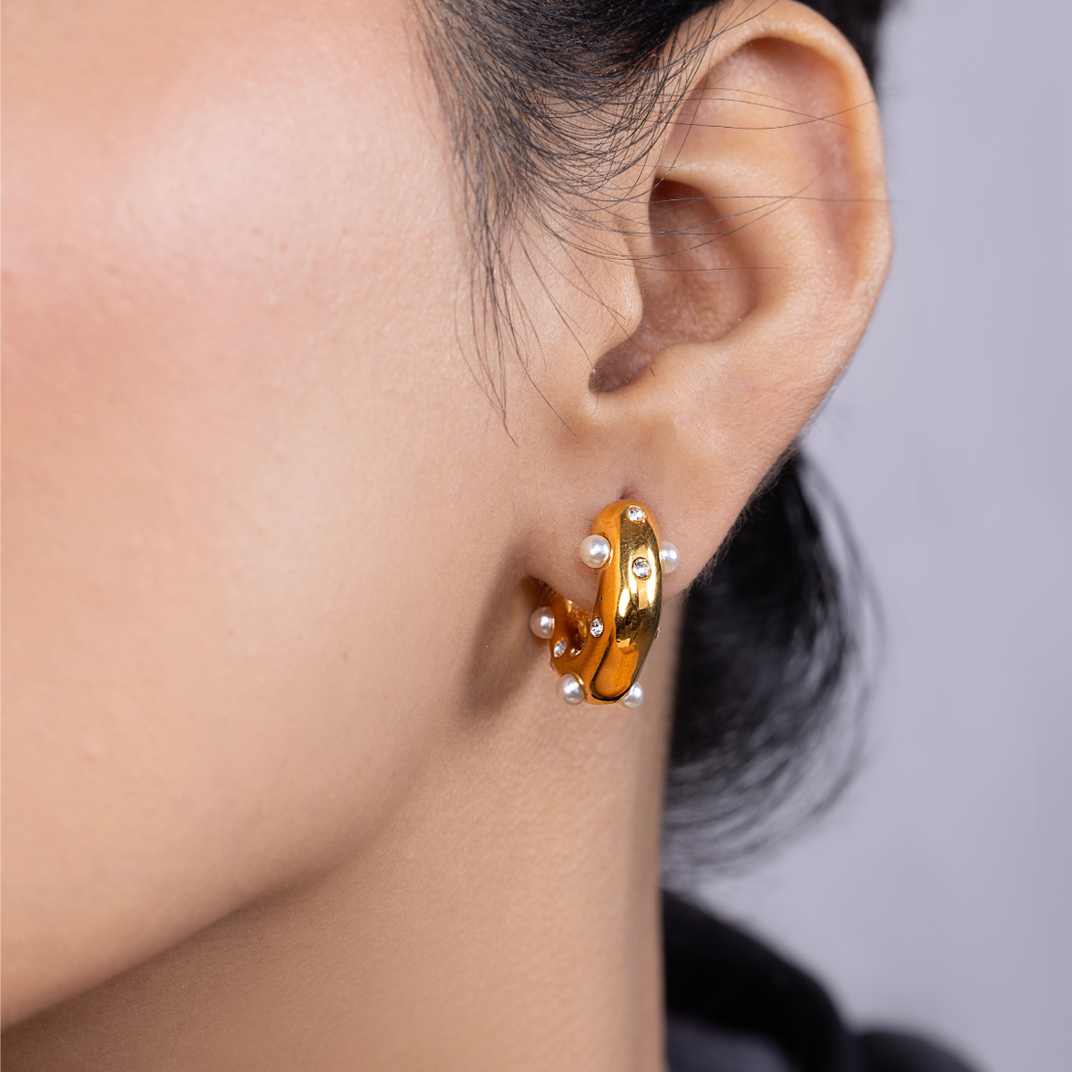 Elegant Diamond Studded Hoop Earrings – Kaoribyshreya